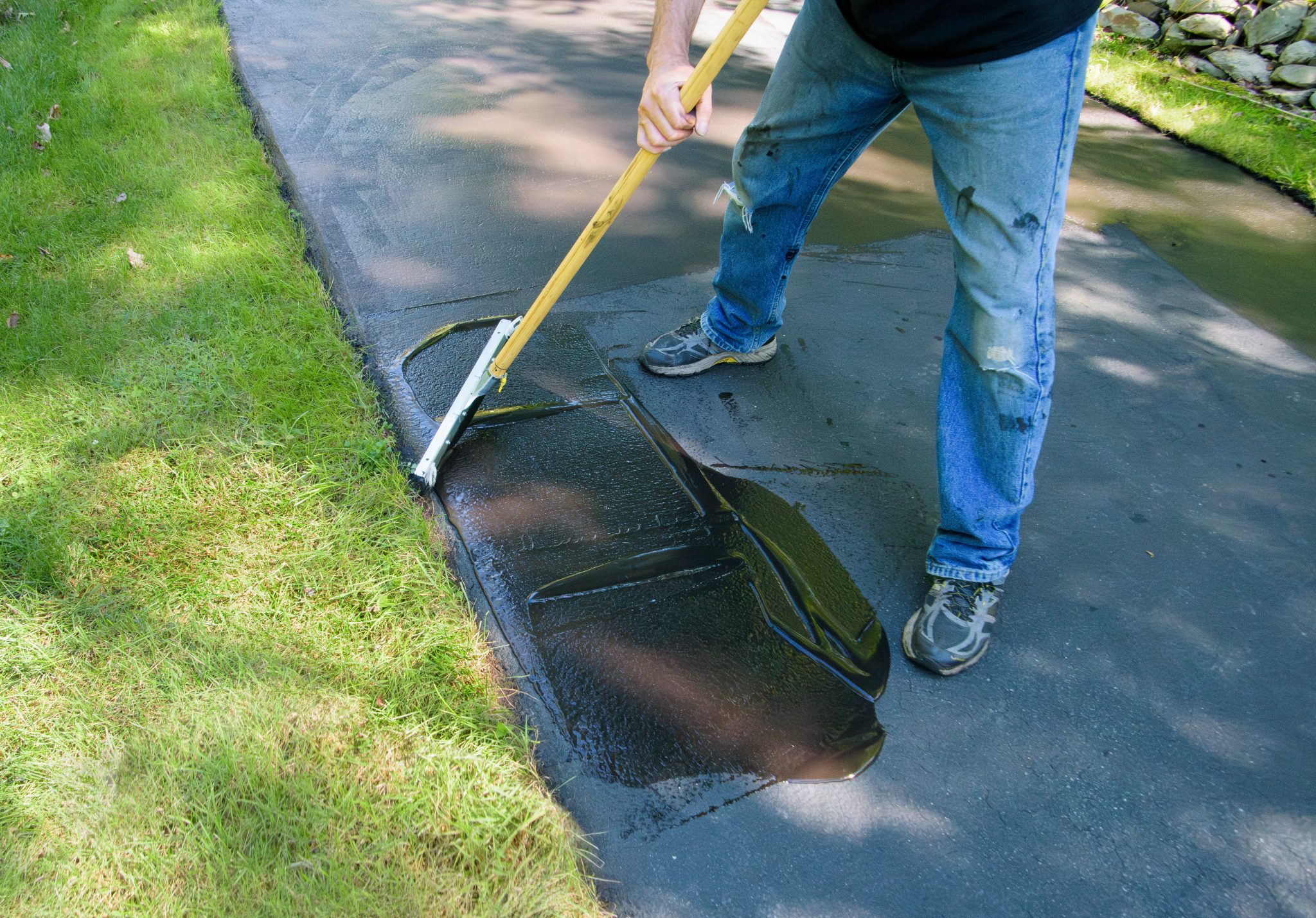 How to Tell When it’s Time to Repave Your Driveway - Calcagni Real Estate